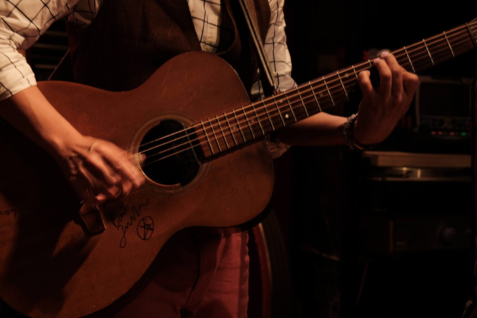 Yuta Tanaka Official Website – Fingerstyle Guitarist, Cmposer.